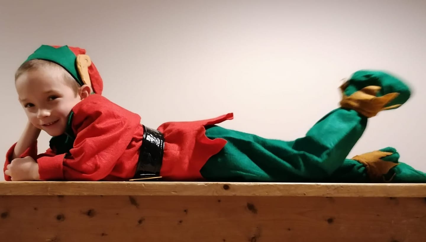 Alf the Elf’s Christmas Crackers – #MyWorld